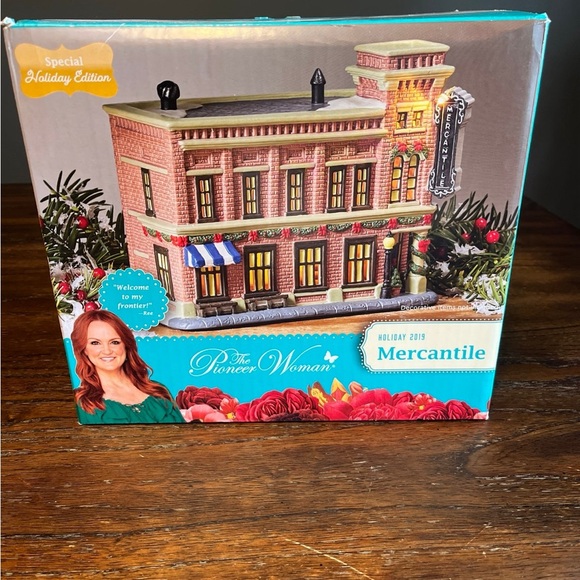 The Pioneer Woman | Holiday | Pioneer Woman The Mercantile Holiday ...